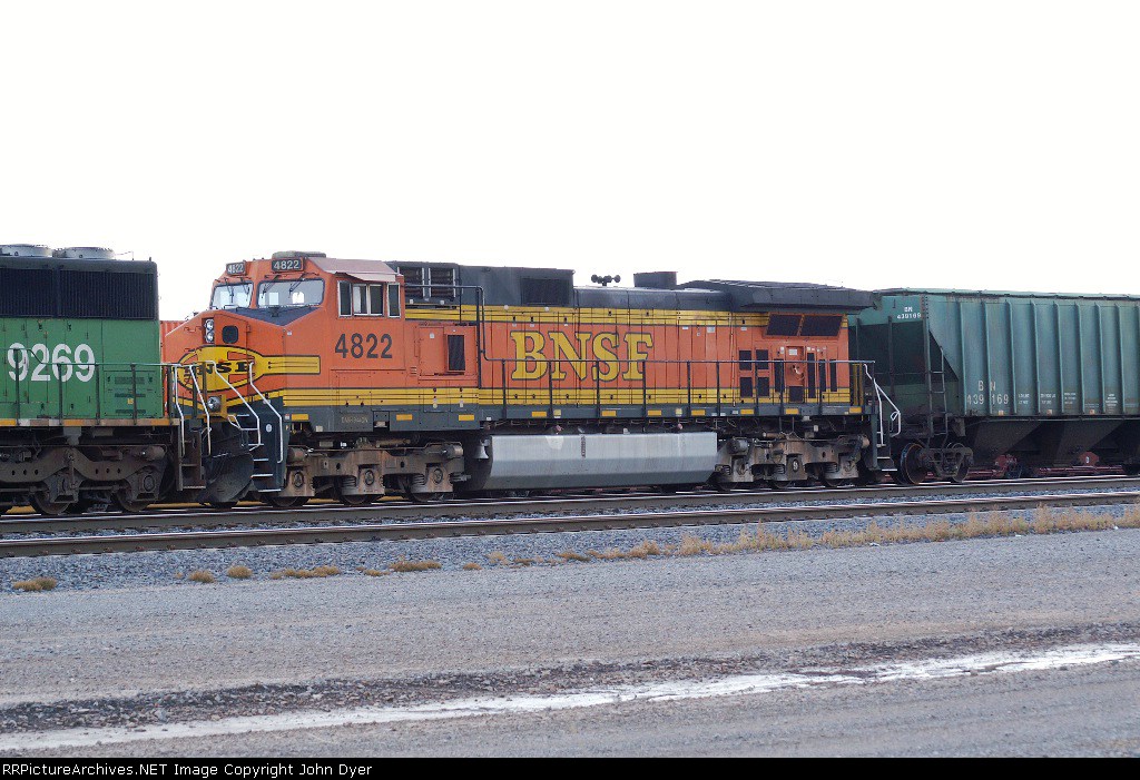 BNSF 4822